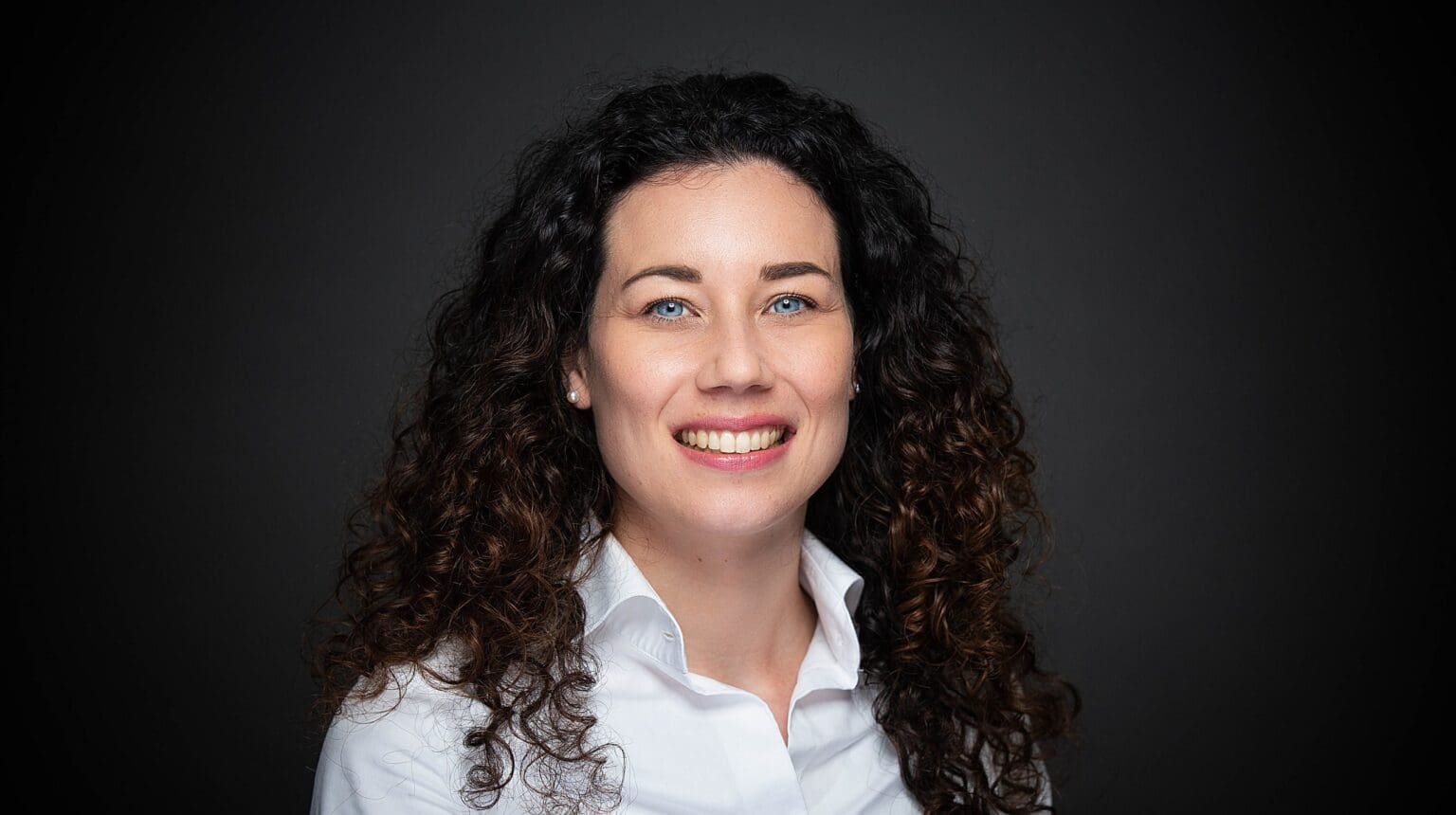 Recruitment and HR Manager Naiyara van der Veen | Eraneos